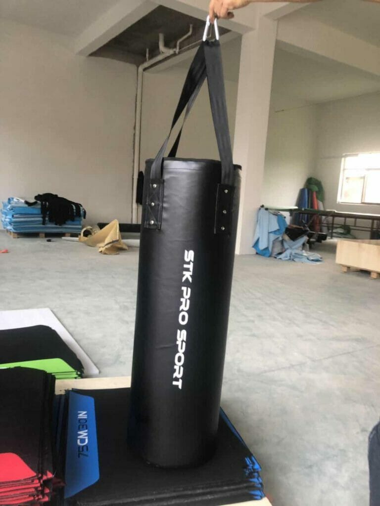 שק אגרוף 30 מקצועי מבית STK PRO - Sportstock